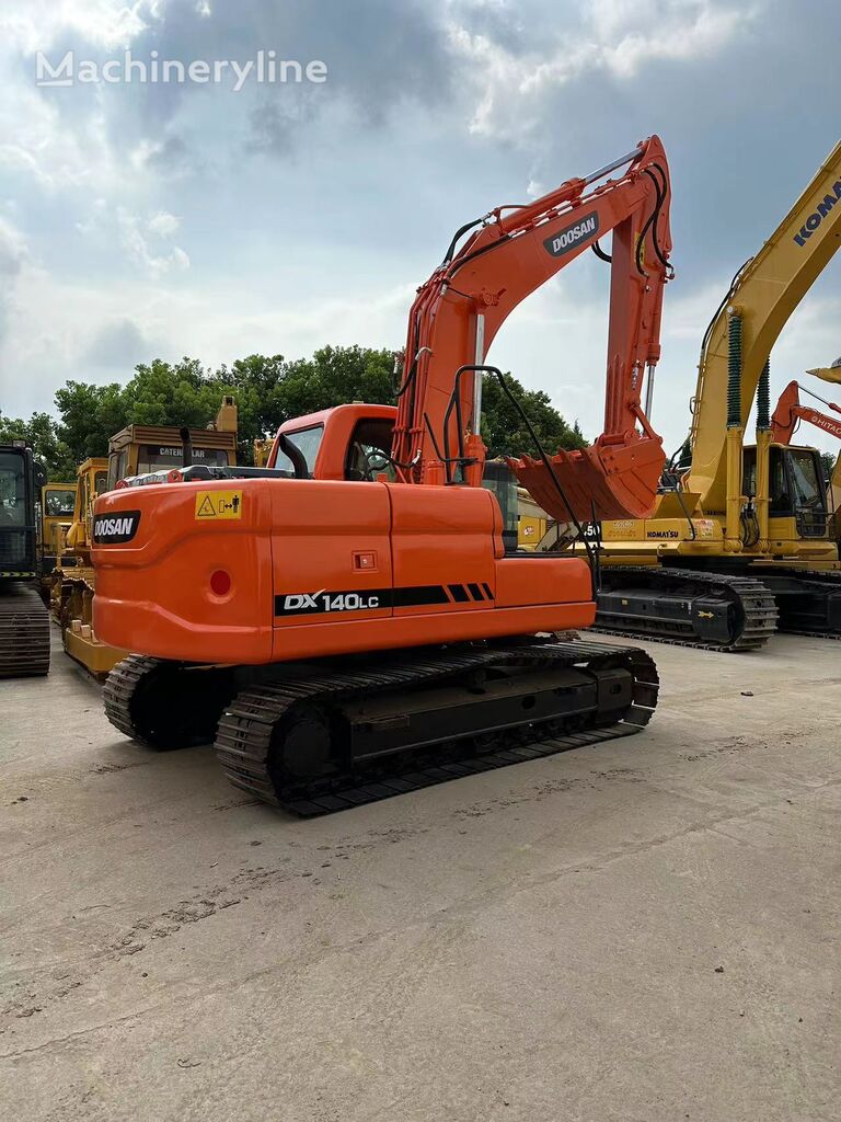 Doosan DX140LC Crawler Excavator bager guseničar