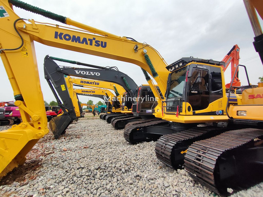 Komatsu PC220-8 bager guseničar