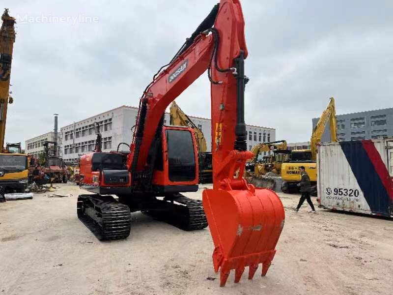 Doosan DX140 DX150 bager guseničar