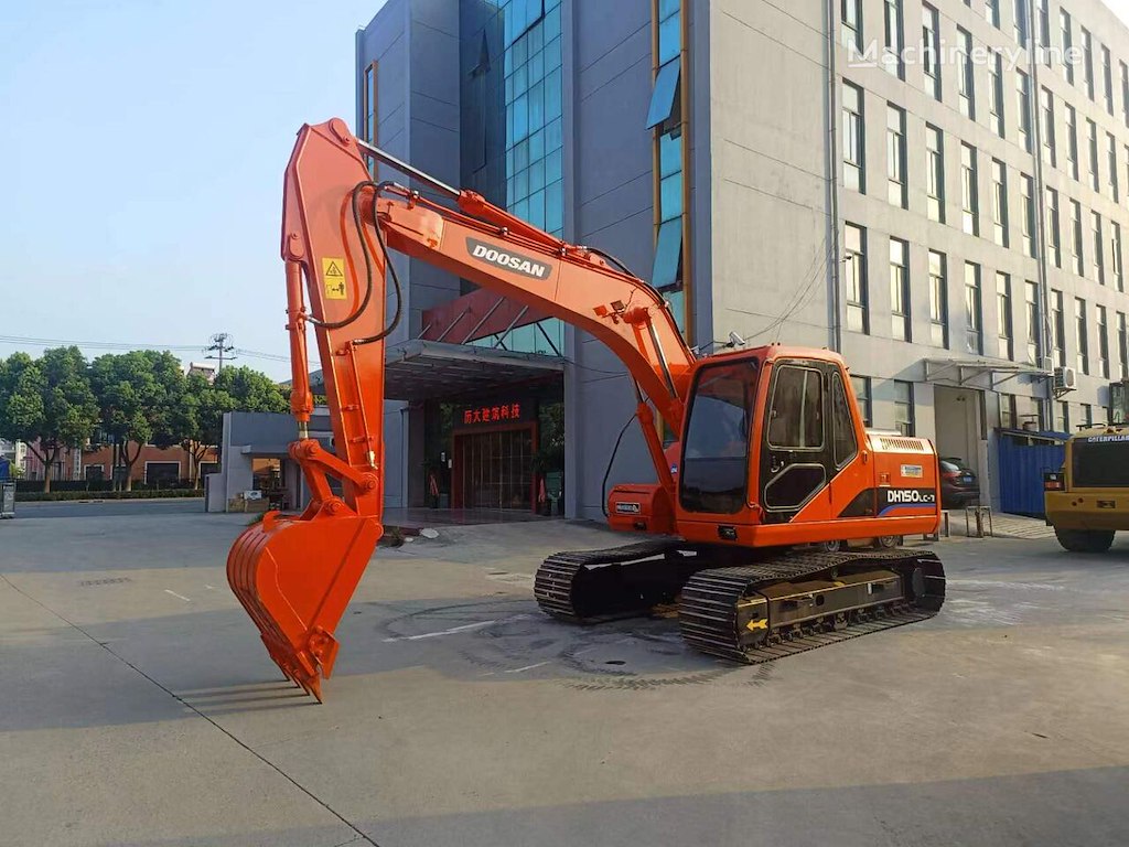 Doosan DH150 bager guseničar