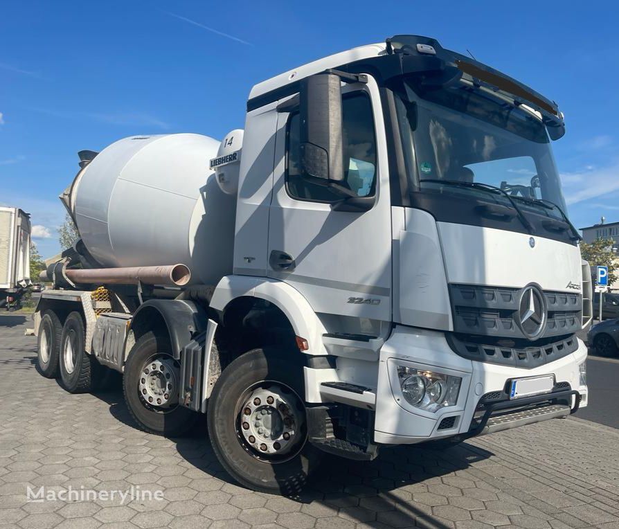 Liebherr na šasiji Mercedes-Benz Arocs 3240 kamion s mešalicom za beton