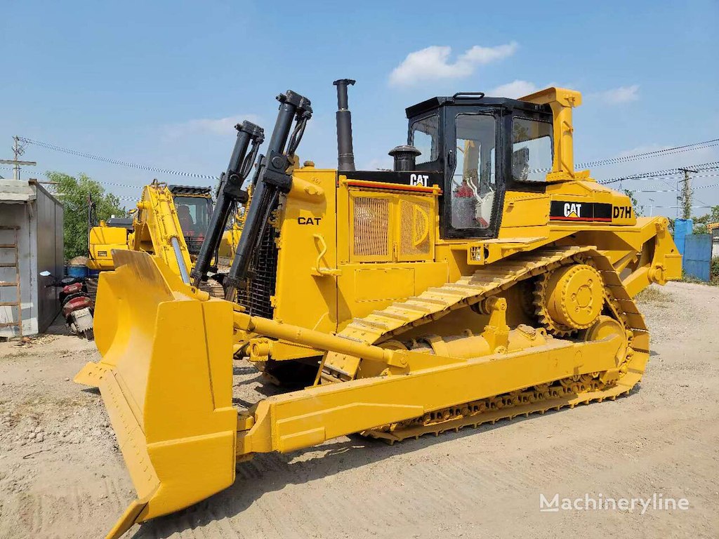 Caterpillar D7H buldožer