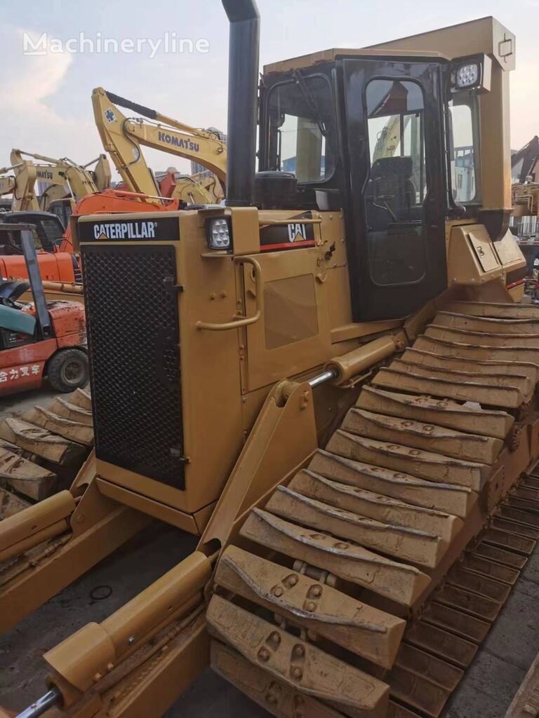 Caterpillar D4H buldožer