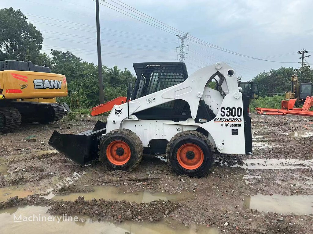 Bobcat S300 mini utovarivač