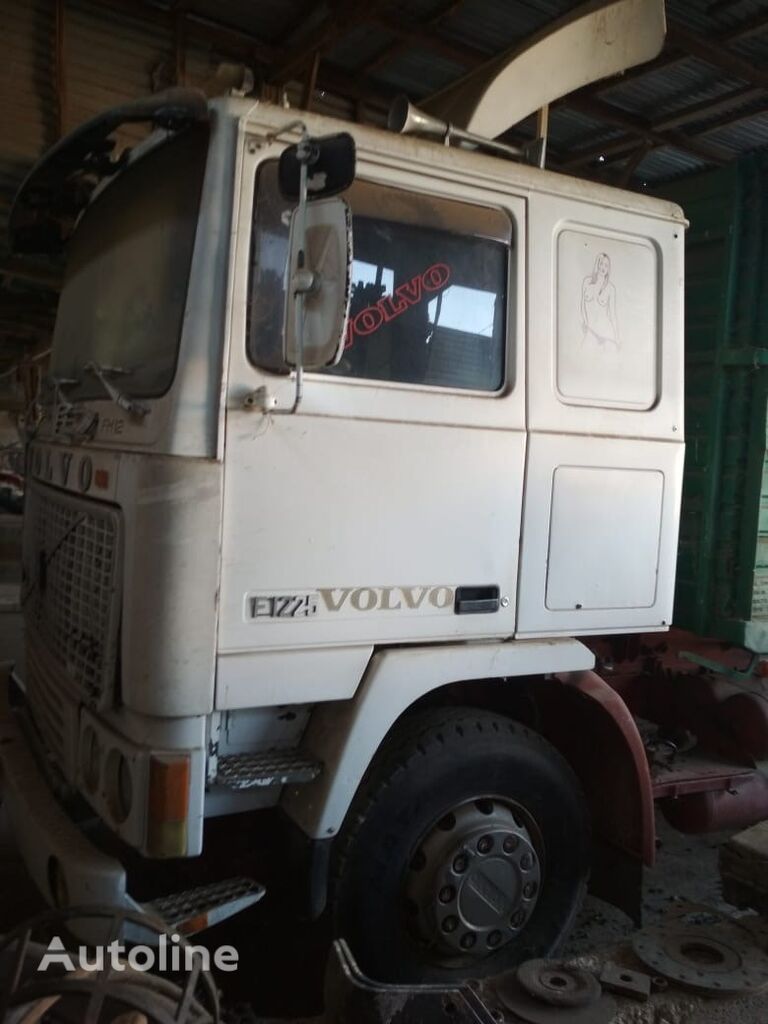Volvo E1225 tegljač