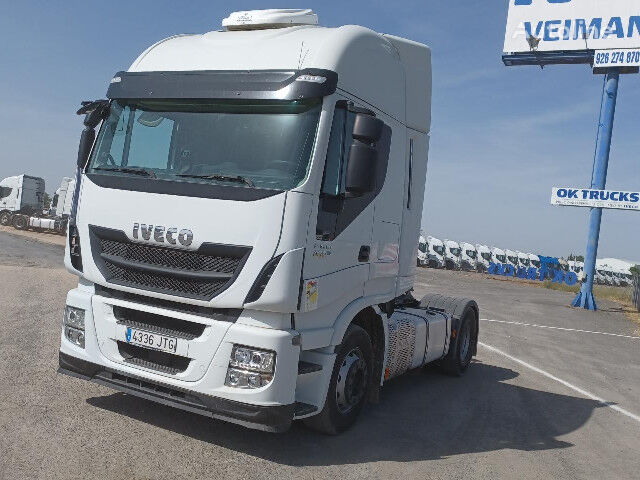 IVECO AS440S46T/P tegljač