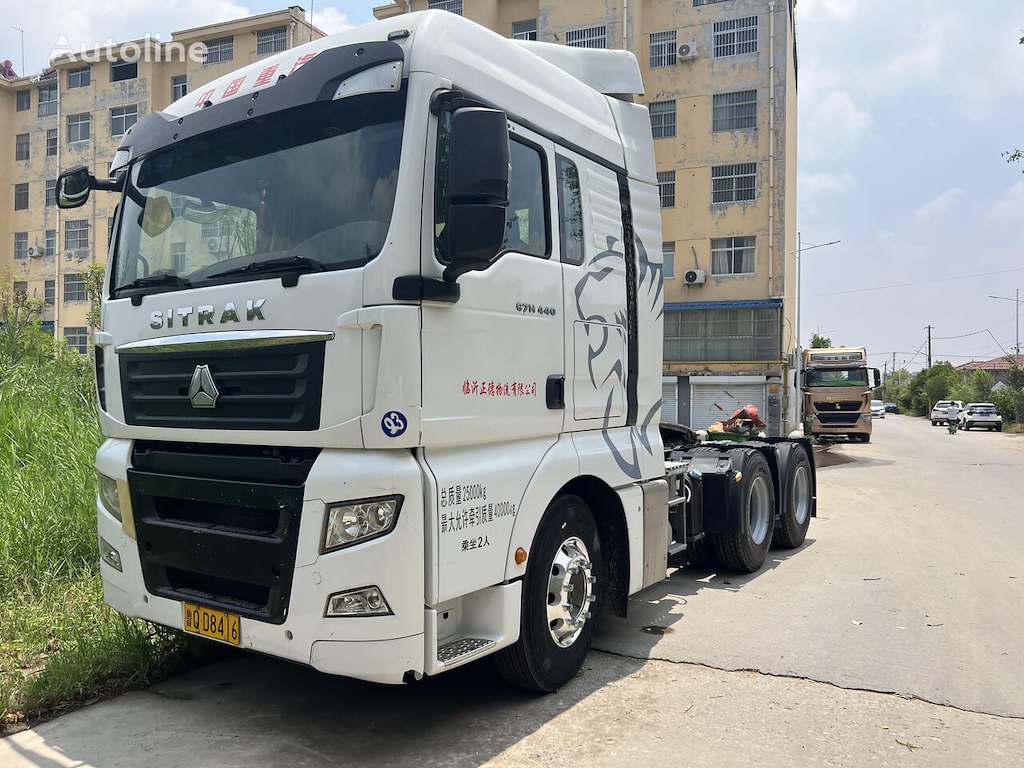 Howo HOWO SITRAK 420HP used tractor truck MAN engine tegljač