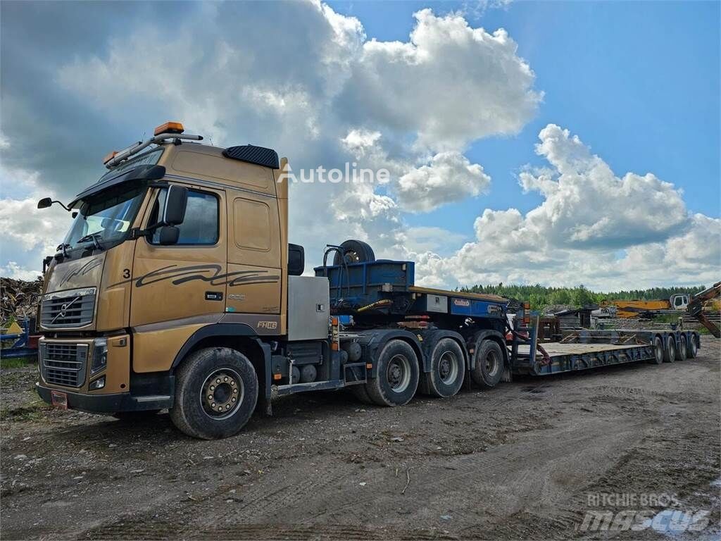 Volvo FH16 tegljač + poluprikolica sa niskom platformom