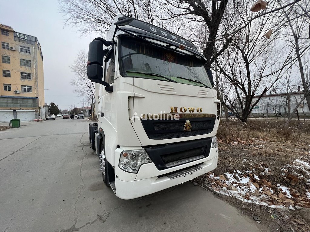 HOWO T7 540hp 6x4 tractor truck tegljač
