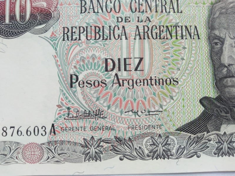 Argentina 10 pesos,1983 god.UNC,P 313,potpis druga verz