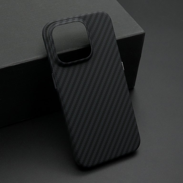 Futrola CARBON STRIPES za iPhone 15 Pro (6.1) crna