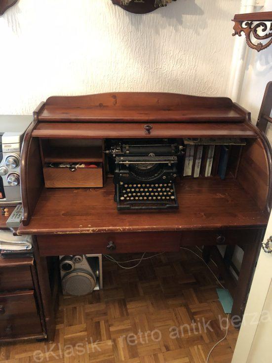 Underwood typing machine 1920’s