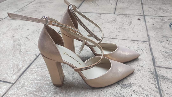 Nove sandale