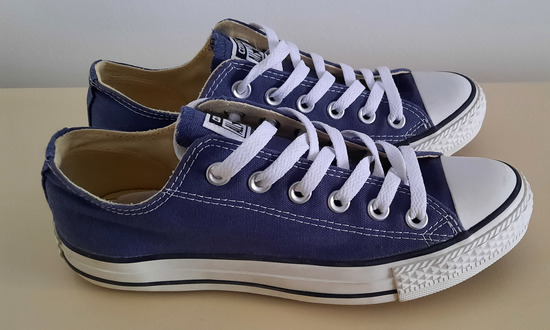 Nove Converse starke