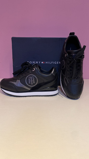 Patike nove tommy hilfiger