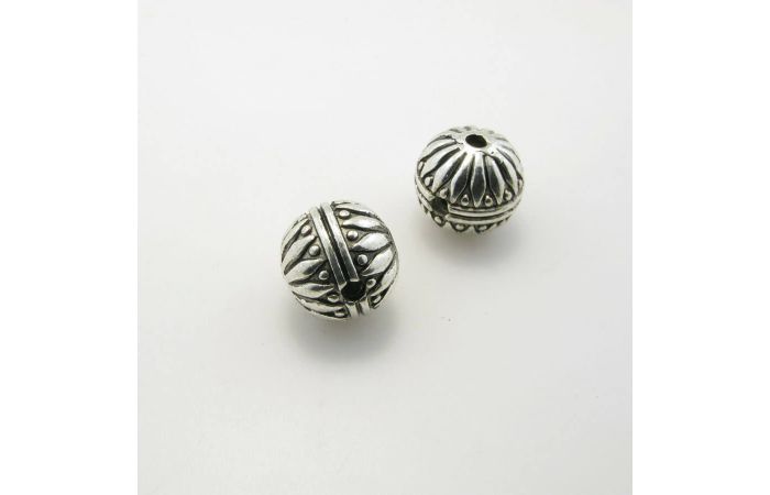 Metalna perla sa 3 rupe , dimenzije 14x13mm , rupe oko 2 mm- boja antik srebra , pakovanje 2 komada ( 3P108AS14 )