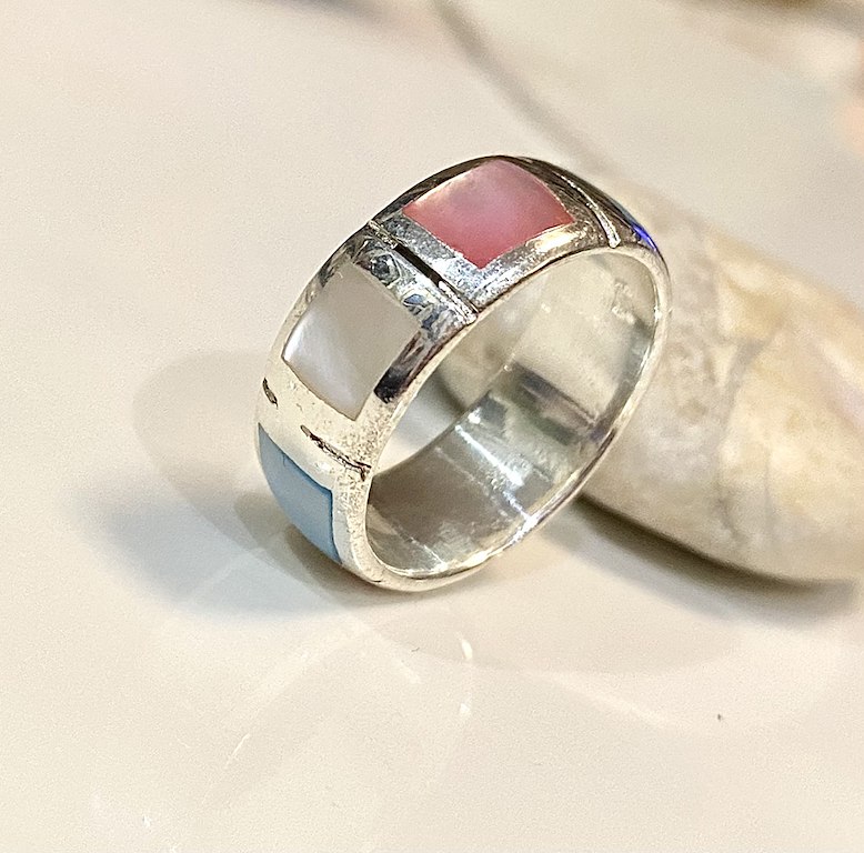 Srebrni prsten sa sedefom P183