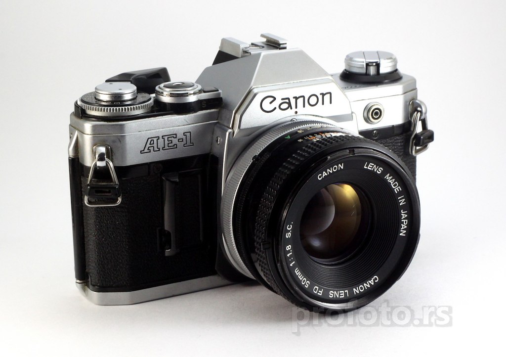 Canon AE-1 + Canon FD 50mm f/1,8 S.C. II