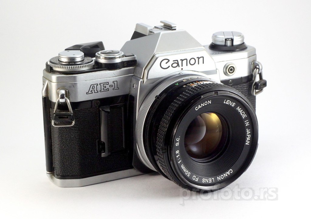 Canon AE-1 Canon FD 50mm f/1,8 S.C. – 4
