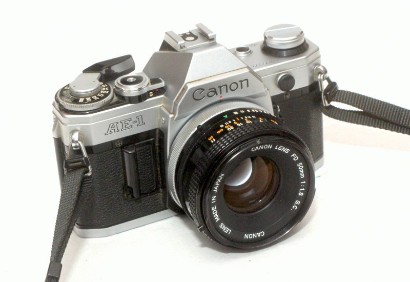 CANON AE-1 CANON FD 50MM F/1,8 S.C. FILM CAMERA