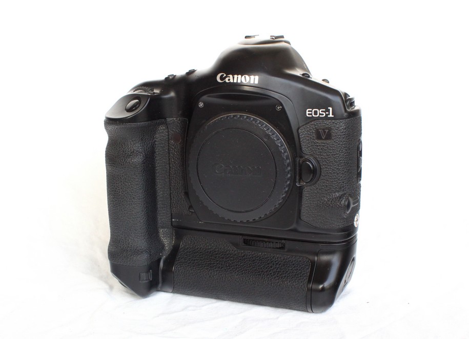 CANON EOS 1V + CANON POWER DRIVE BOOSTER PB-E2