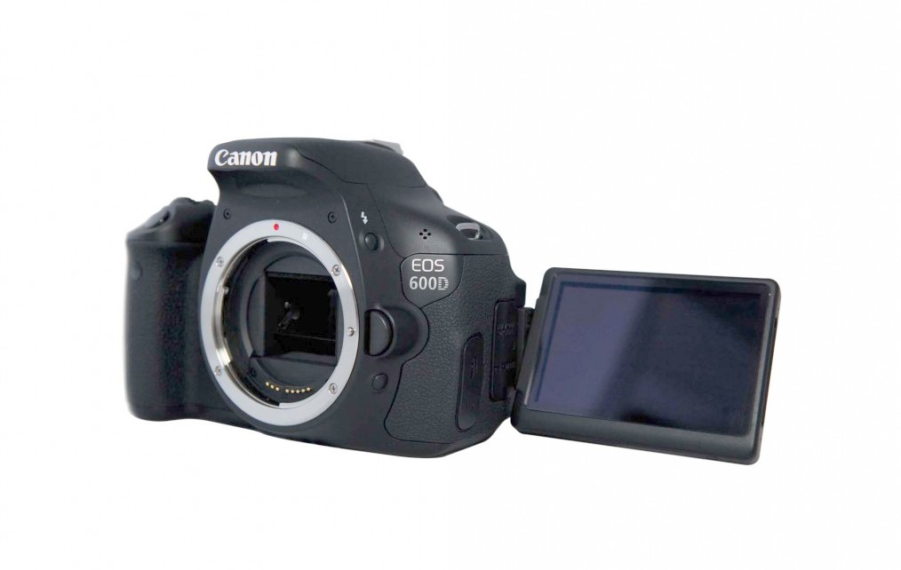 Canon EOS 600D + EF-S 18-55mm III + Tripod