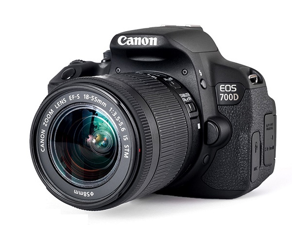 CANON EOS 700D + EF-S 18-55MM USM STM + SD CARD + TRIPOD