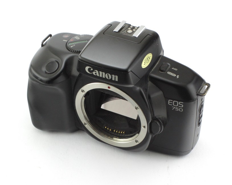 Canon EOS 750