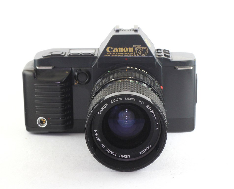 Canon T-70 + 35-70mm f/4,0 FD