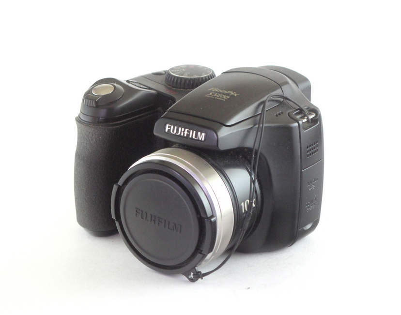 Fujifilm Finepix S5800 8MP 10X Zoom