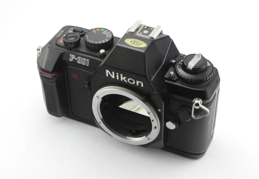 NIKON F-301