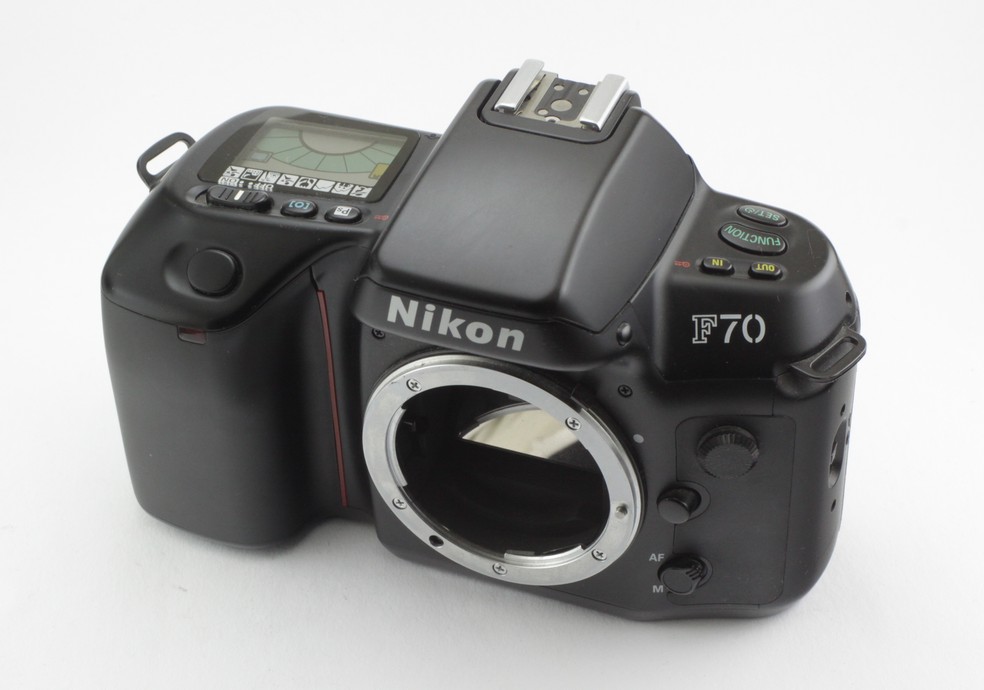 NIKON F70