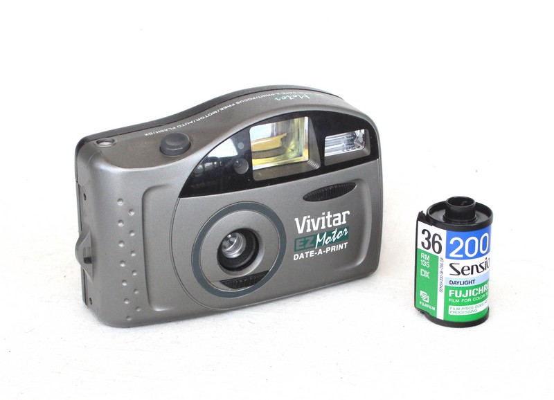 VIVITAR EZ MOTOR DATA POINT & SHOOT FILM CAMERA