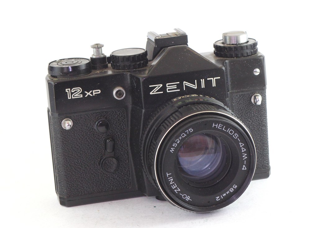 Zenit 12xp + Helios 44M-4 58mm f/2.0 M42