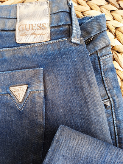 Guess Beverly skinny br.30 Novo