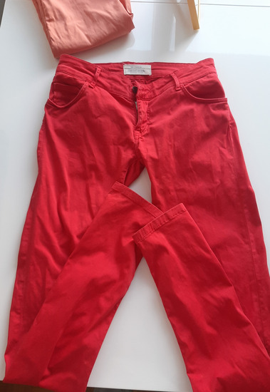 Crvene farmerke/pantalone