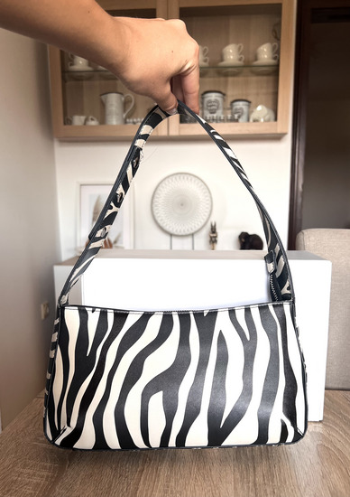 Bershka zebrasta torba