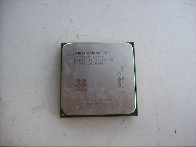 AMD Athlon II X2 220 (2 x 2.8 Ghz ) AM3