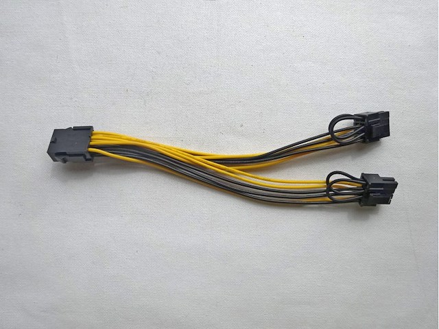 PCI-e VGA kabl sa 8 pina na 2 x 8 pina (6+2 pina)