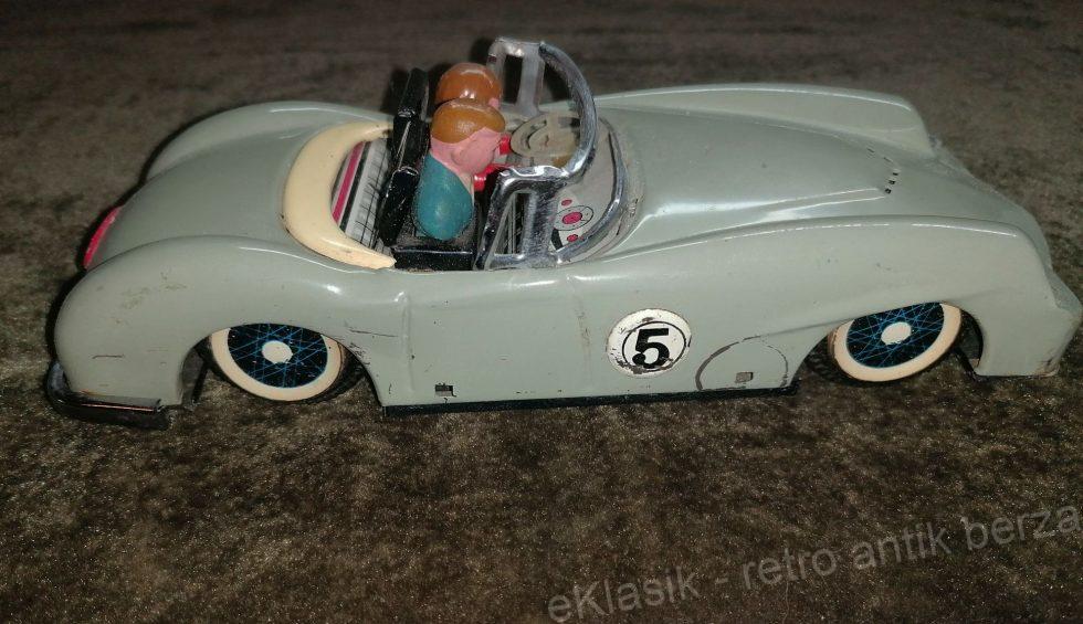 Vintage Tin Toy Sportski autic MF 763