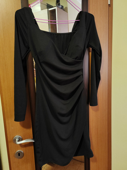 Crna jednostavna haljina