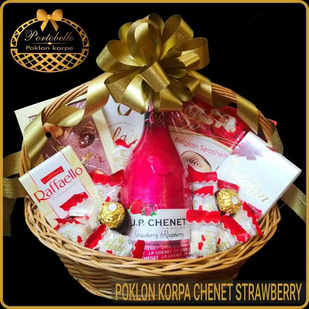 Poklon korpa Chenet Strawberry