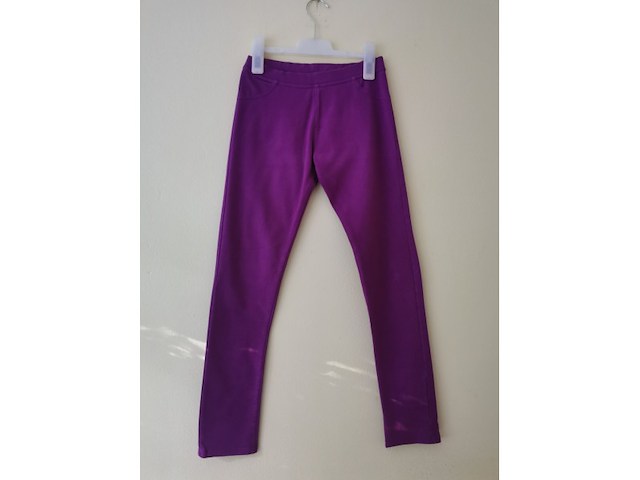 Pantalone velicina 12 dva komada