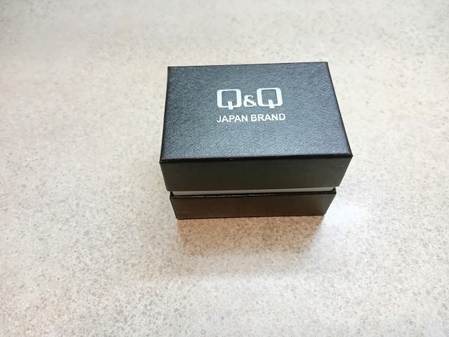 Q&;Q kutija sata
