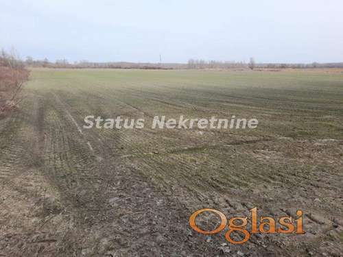 Velika Građevinska Parcela 22270 m2 u blizini Rafinerije i Kaćke šume-065/385 8880
