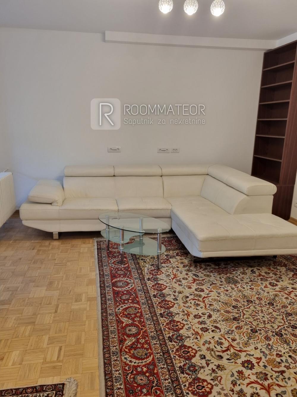 Trosoban stan za izdavanje, 87m2, 1.200€