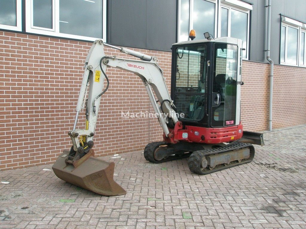 Takeuchi TB23R mini bager