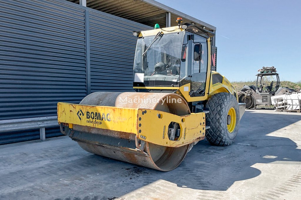 BOMAG BW 213 D-5 kompaktor s jednim valjkom