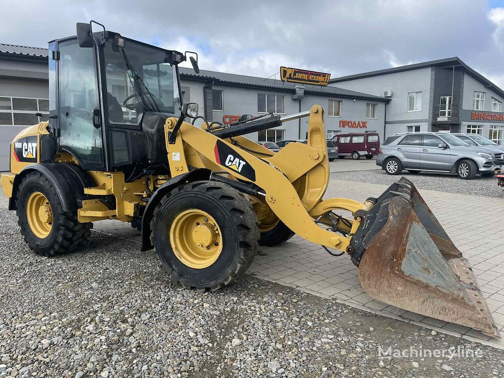 Caterpillar 908H prednji utovarivač