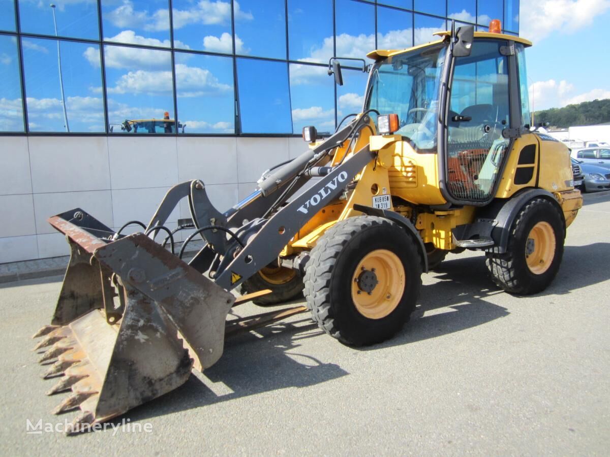 Volvo L 25 F prednji utovarivač